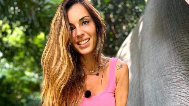 Χριστίνα Κολέτσα: ποζάρει στη θάλασσα και μας δείχνει το τατουάζ της ...